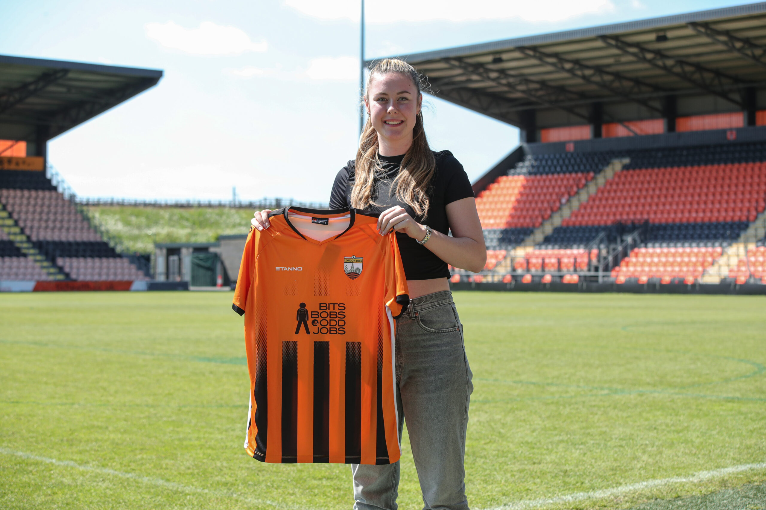 ALICE HUGHES AGREES TO JOIN LONDON BEES - London BEES