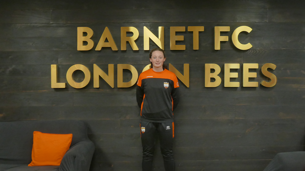 REBEKAH WOZNIAK EXTENDS HER STAY WITH THE BEES - London BEES